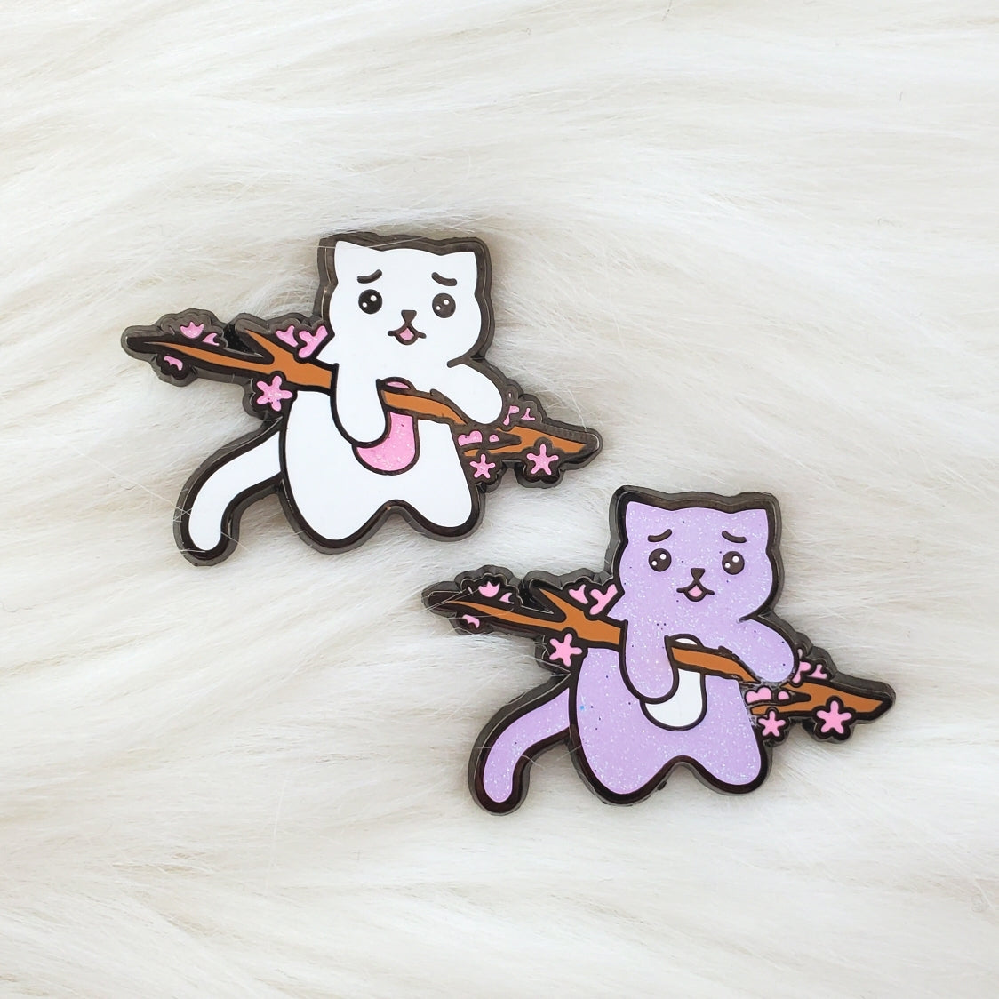 Hang in There Enamel Pin – NattyCat
